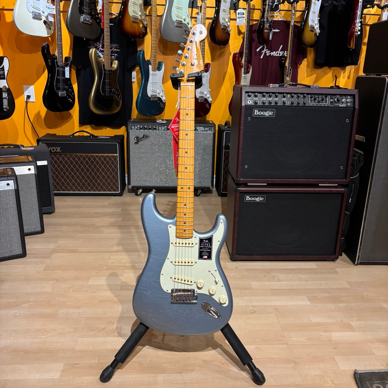 Fender Limited Edition American Ultra Luxe '60s Stratocaster (Ice Blue ...